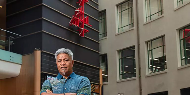 Manulua, by Sopolemalama Filipe Tohi – Auckland Museum – ANZAAE